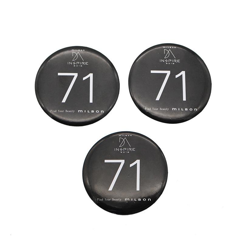 Simple Round Tinplate Brooches – One Dollar Only